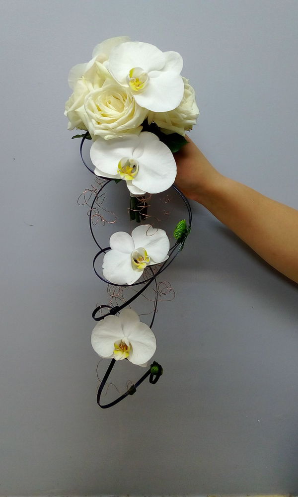 Mariage : Bouquet de mariée structuré - Farandole Fleurs